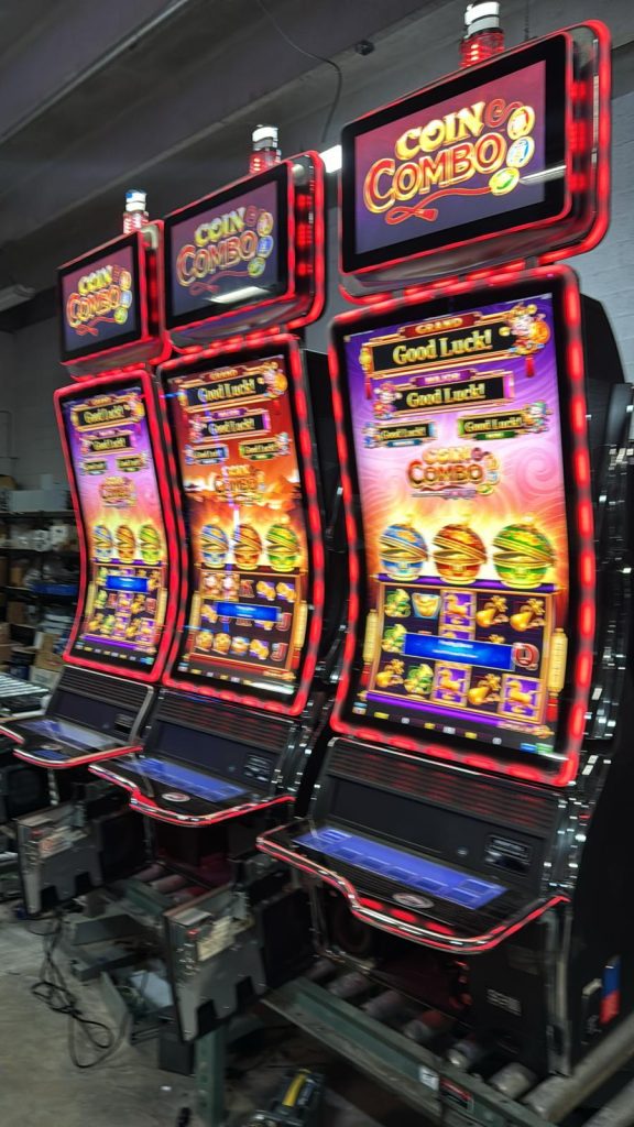 TWINSTAR J43 cabinet offers a curved 43-inch screen - Star Games Parts ...